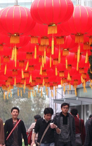 大红灯笼闹元宵