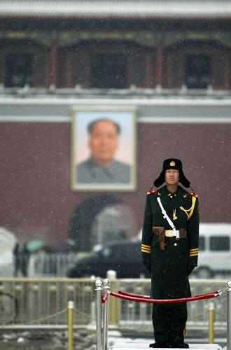 雪中执勤