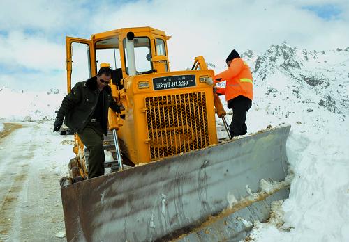 雪线道班坚守海拔5千米川藏线