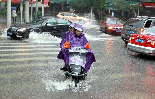 午后暴雨袭申城
